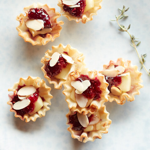 Raspberry Brie Bites | Smucker's®